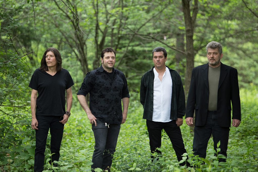 Chasing Colors Biography – Chasing Colors